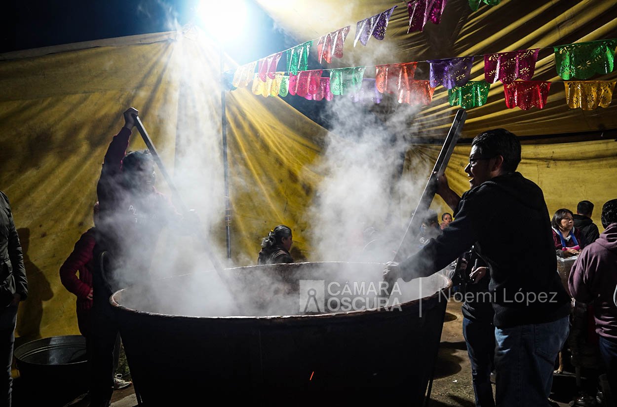 Tradicional Mole Prieto en Contla de Juan Cuamatzi - Cámara Oscura